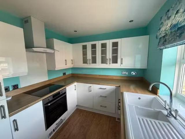 For Rent! 2 bedroom apartment for rent in Floriston Gardens, N.