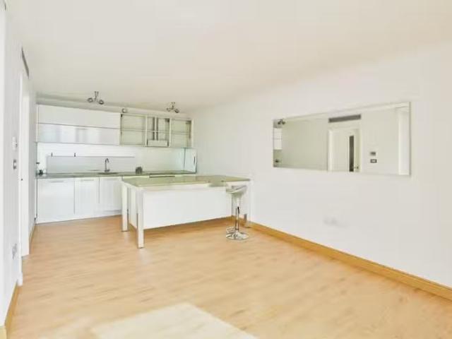 Unique 2 bedroom apartment for rent in Holloway Circus Queensw.