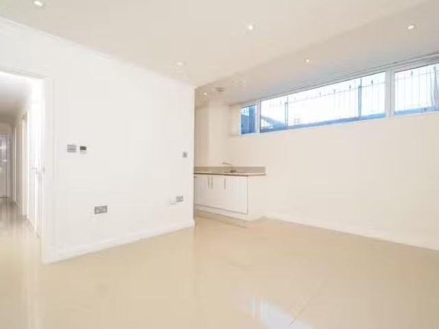 Unique 2 bedroom apartment for rent in London Road, CR7