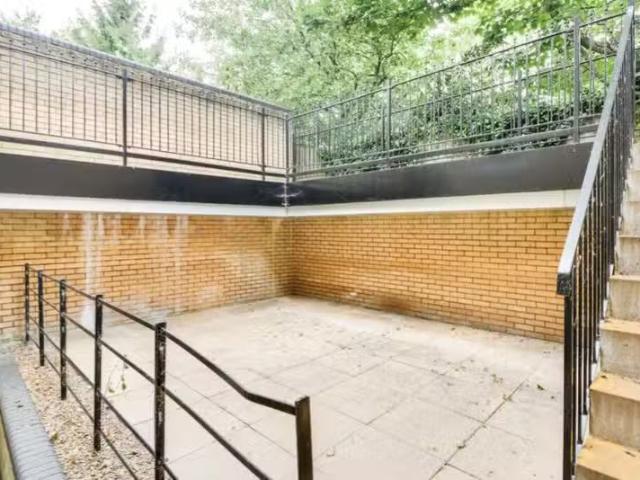 For Rent! 2 bedroom apartment for rent in St Matthews Gardens.
