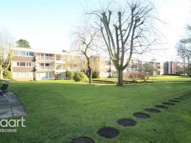 Rental! 2 bedroom apartment for rent in Woodbourne, Augustus R.