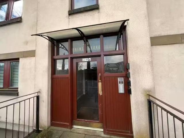 Deal! 2 bedroom flat for rent in Corbiehill Road, Davidson's M.
