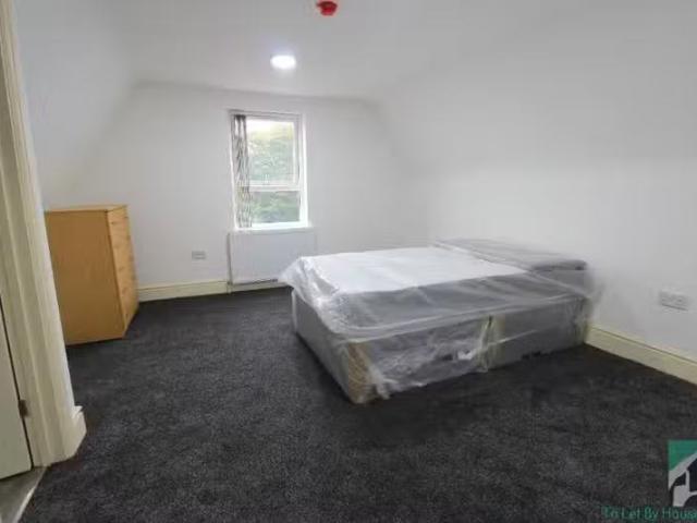 New 2 bedroom flat for rent in Flat 3 862 Bristol Road, Birm.