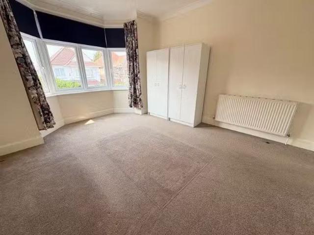 Nice 2 bedroom flat for rent in Heathwood Road, Winton P07758.