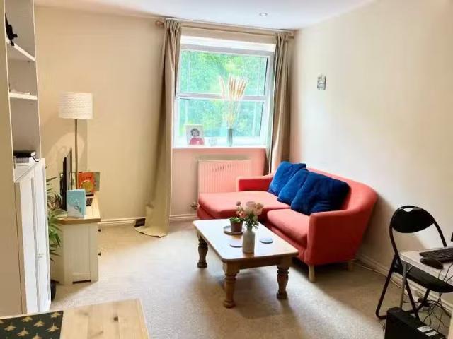 Unique 2 bedroom flat for rent in Jacob Court, Russet Drive, S.