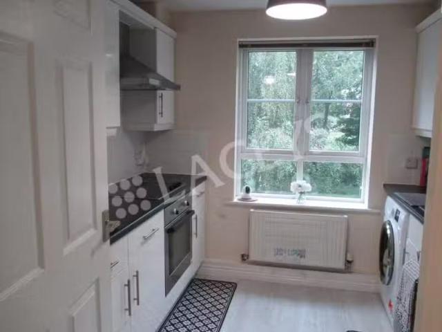 Cozy 2 bedroom flat for rent in Tithe Court, Yeovil, BA20 2FL.