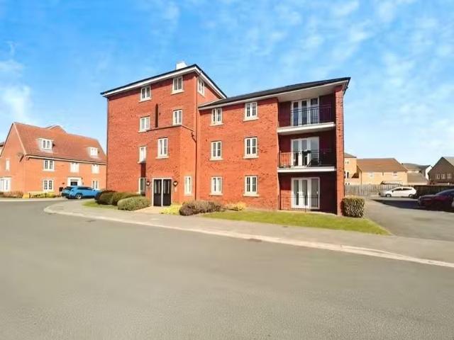 Nice 2 bedroom Flat to rent, Buttermere Crescent, Doncaster, D.