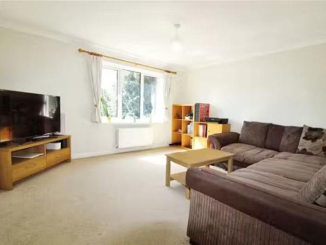 New 2 bedroom Flat to rent, Egmont Road, Sutton, SM2 £1,650 pcm