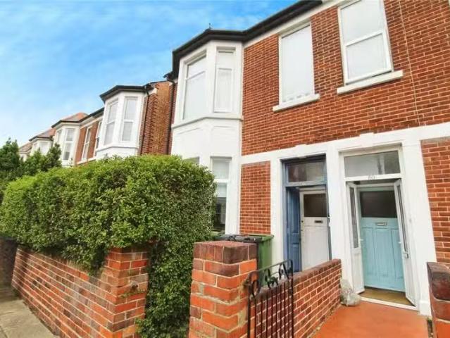 Nice 2 bedroom Flat to rent, Lowcay Road, Southsea, PO5 £1,15.