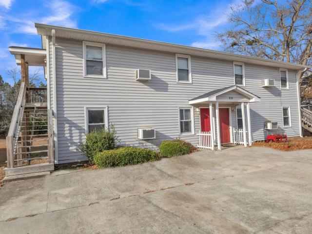 Cozy 2 bedroom in West Columbia comfort and convenience $250.00 off first months rent July special