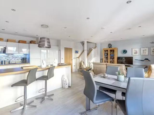 Just in! 2 bedroom property to let in Almansa Way, Lymington.