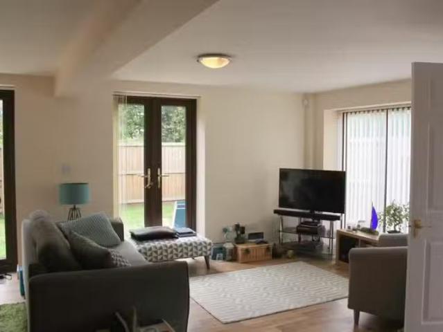 Rental! 2 bedroom property for rent in Hambrook Lane, Hambrook.
