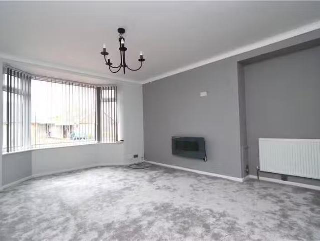 Cozy 2 bedroom Semi Detached Bungalow to rent, Aisgill Drive.