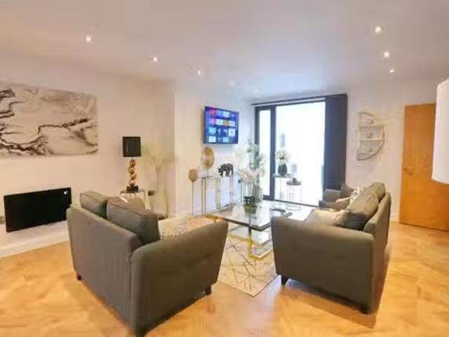 New 2 BR Blackfriars Road