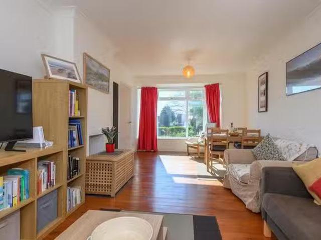 Unique 2 BR Brackenwood Green