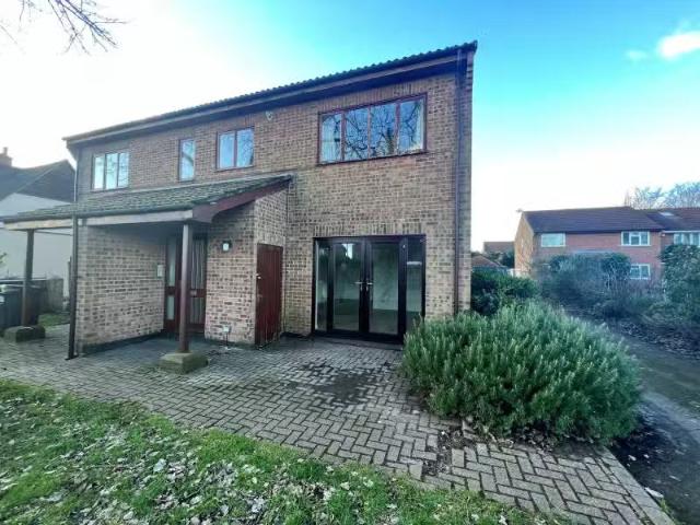 New 2 BR Broadway Lane, BOURNEMOUTH