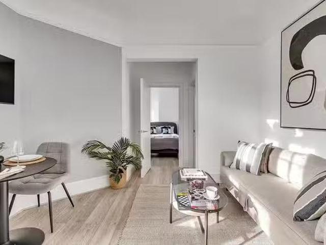 For Rent! 2 BR Kensington High Street