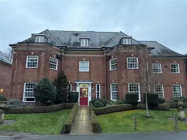 Charming 2 BR John Cullis Gardens, LEAMINGTON SPA