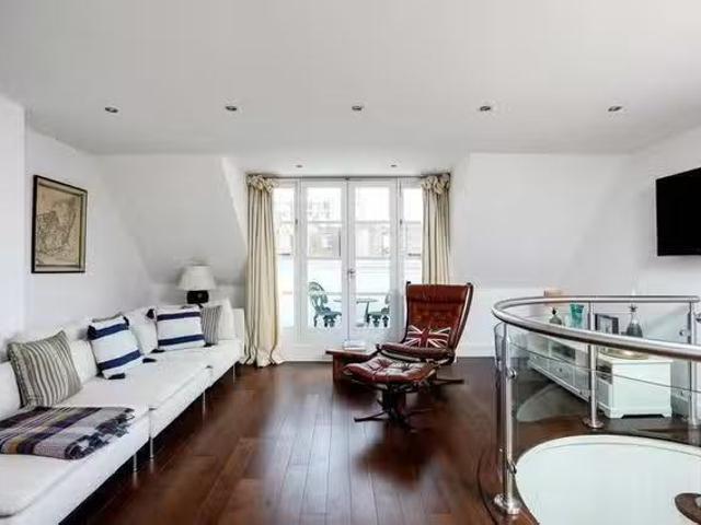 Cheap 2 BR Ladbroke Crescent