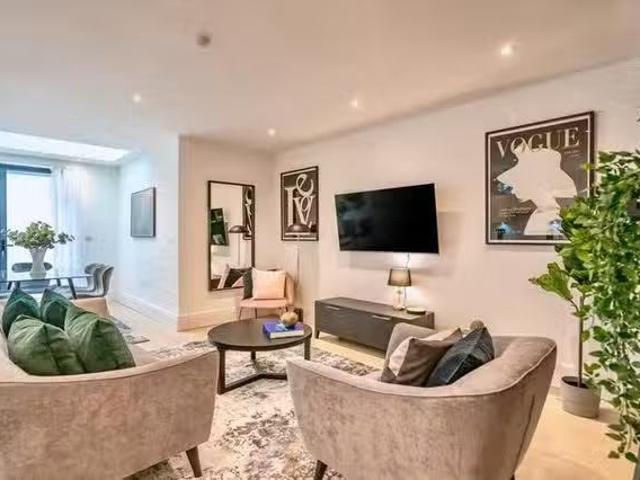 Just in! 2 BR Lincoln's Inn Fields