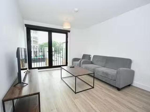 Cheap 2 BR Naylor Street