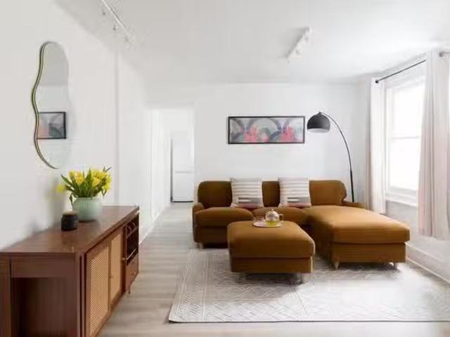 Cozy 2 BR Sterndale Road