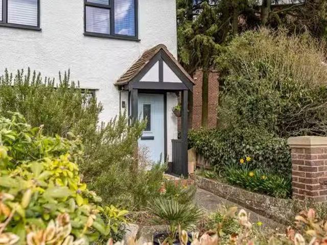 Just in! 2 BR Park Street