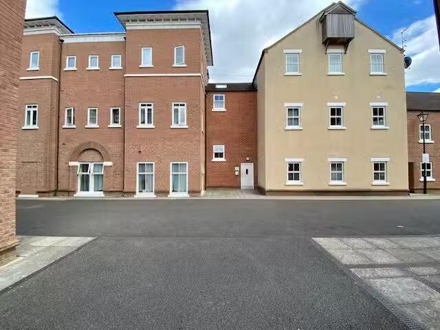 Just in! 2 BR Pine Street, Fairford Leys, Aylesbury