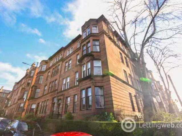 For Rent! 2 BR Property to rent in 43 Queensborough Gardens, F.