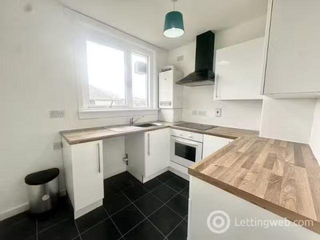 Charming 2 BR Property to rent in 60A, Greenburn Drive, Bucksb.