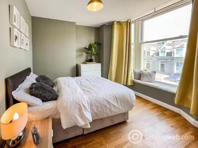 Unique 2 BR Property to rent in 64B, Beechgrove Terrace, Aberd.
