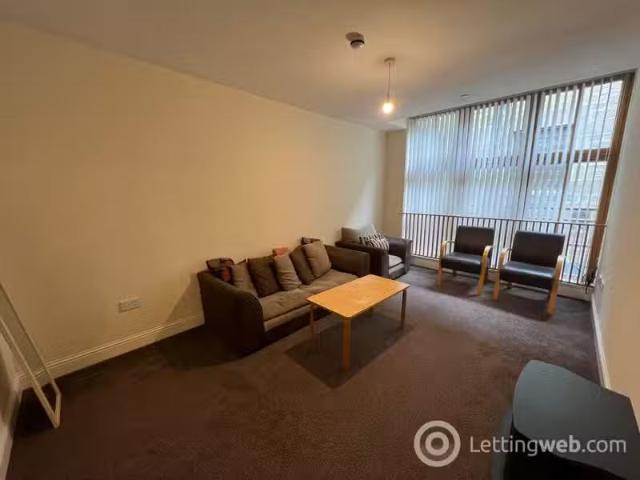 Unique 2 BR Property to rent in 1/1, 18 Whitehall Crescent, Du.