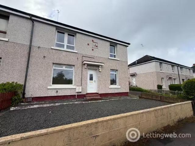 Cheap 2 BR Property to rent in Barfillian Drive, Craigton, Gla.