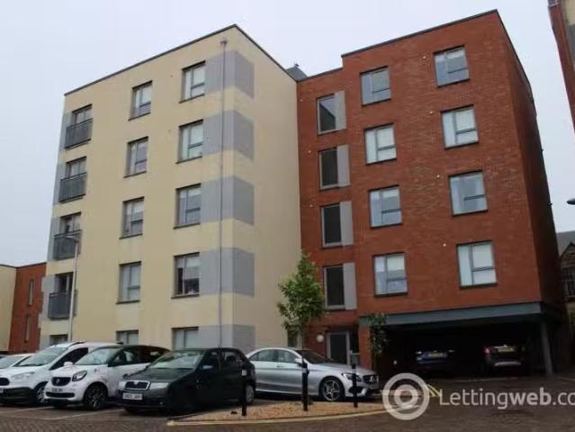 Cozy 2 BR Property to rent in Custom House Place