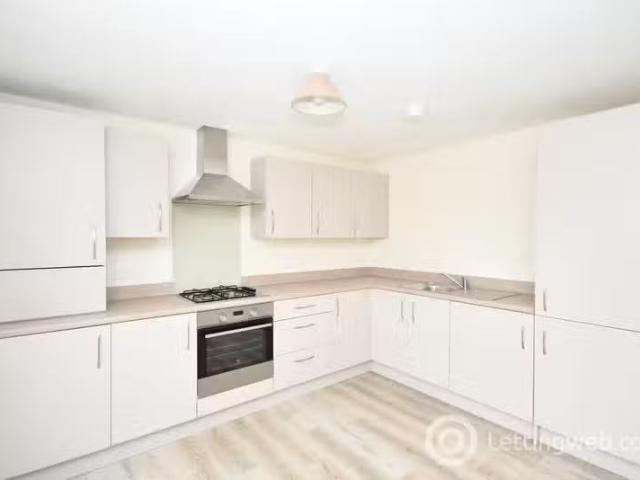 Cozy 2 BR Property to rent in Drummossie Road, Inverness, IV2