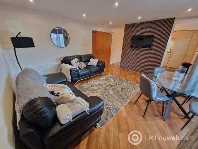 Rental! 2 BR Property to rent in Earls Court, Anderson Drive.