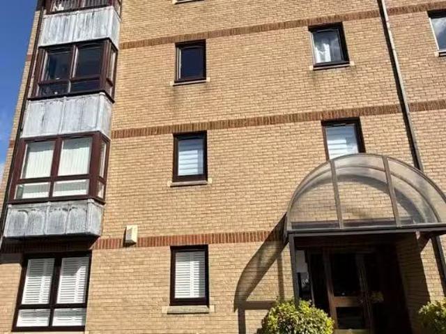 Cozy 2 BR Property to rent in Easter Warriston, Ferry Road, Ed.