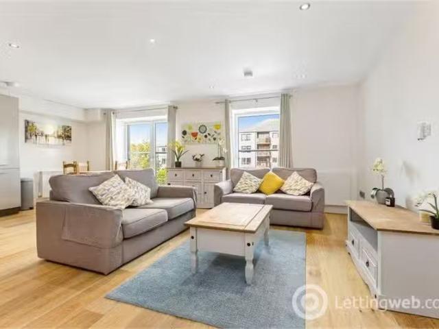 Cozy 2 BR Property to rent in flat Ravelston Terrace, Edinburgh