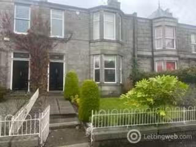 Cheap 2 BR Property to rent in Gladstone Place, Queens Cross.