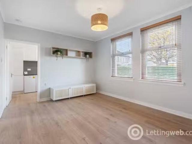 Cheap 2 BR Property to rent in Glendevon Park, Balgreen, Edinb.
