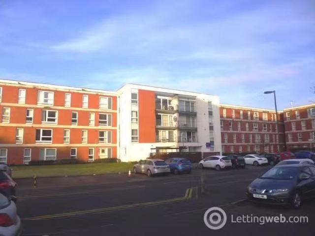 Cheap 2 BR Property to rent in Hanson Park, Glasgow, G31 2HB