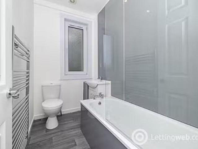 Deal! 2 BR Property to rent in Harefield Road, Dundee