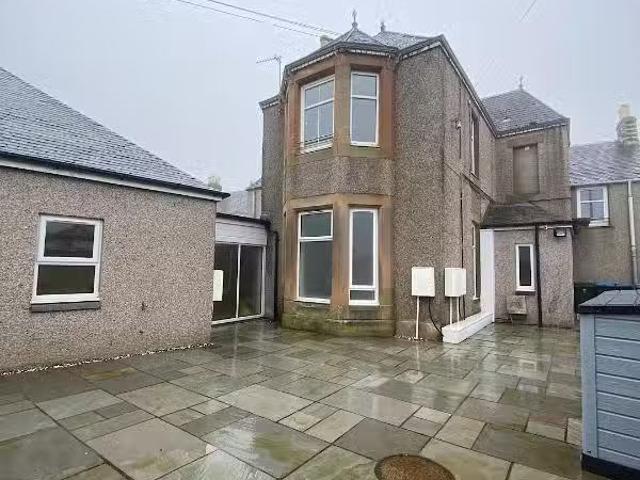 Unique 2 BR Property to rent in High Street, Errol, Perthshire.
