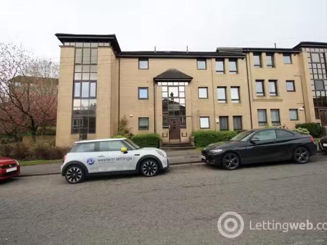 Unique 2 BR Property to rent in Kelvindale Road, Kelvindale, G.
