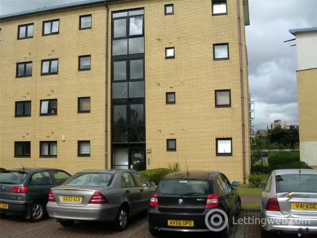 Just in! 2 BR Property to rent in Mavisbank Gardens, Glasgow.