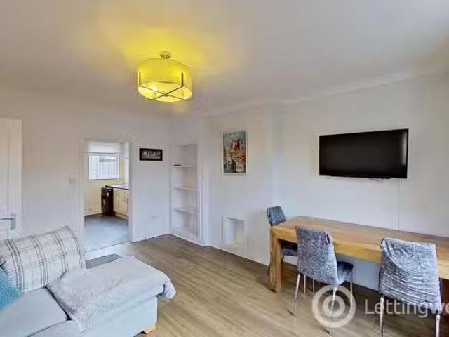 Cozy 2 BR Property to rent in Newmills Road, Dalkeith, Midloth.