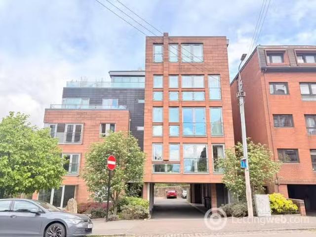 Just in! 2 BR Property to rent in Novar Drive, West End, Glasg.