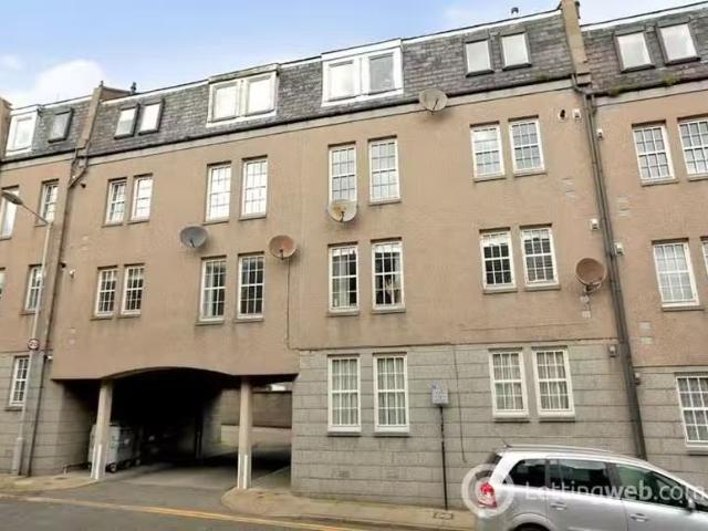 Cozy 2 BR Property to rent in Old Mill Court, Marywell Street.