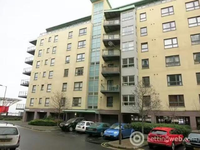 Unique 2 BR Property to rent in Portland Gardens, Edinburgh, M.