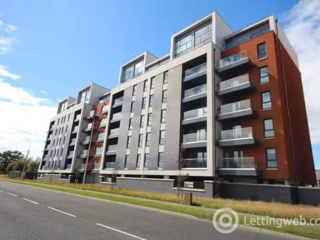 Deal! 2 BR Property to rent in Riverside Drive, West End, Dund.